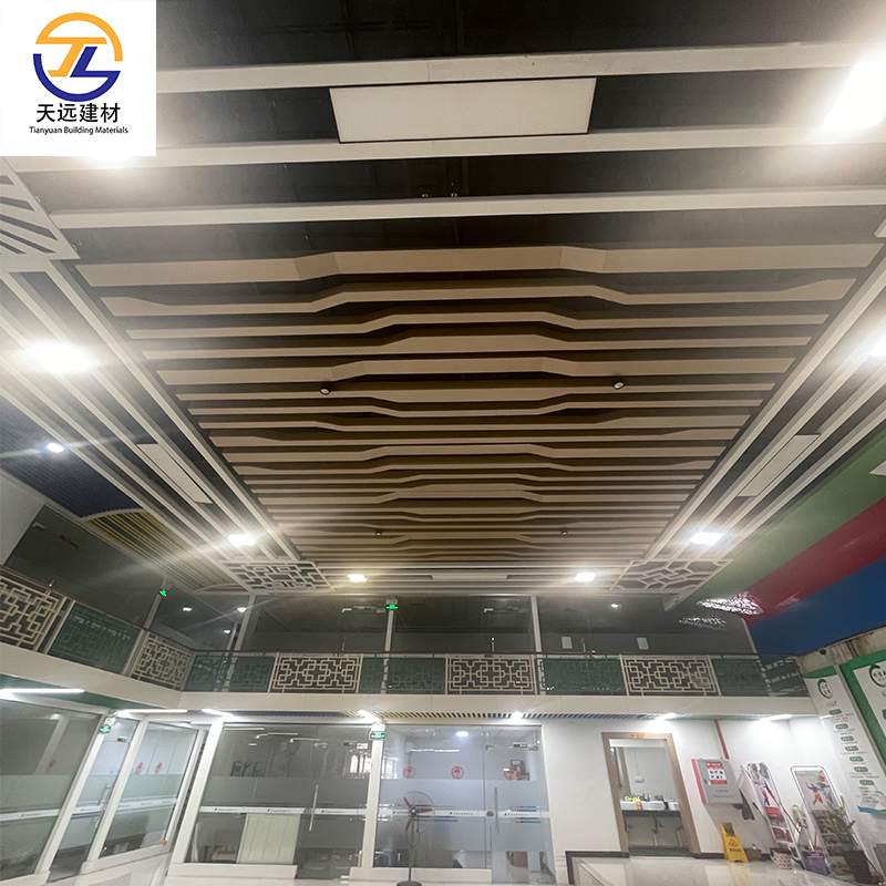 Indoor Exterior Aluminium Cladding Screen ACP Strip With Black Groove OEM
